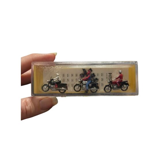Preiser | Accents | Preiser Ho Scale 8 Motorcycle Racers Vintage 3 ...